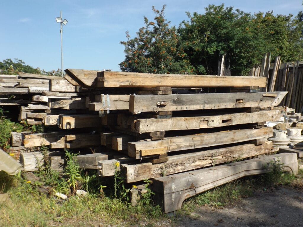 Reclaimed Oak Beams - Best Reclamation